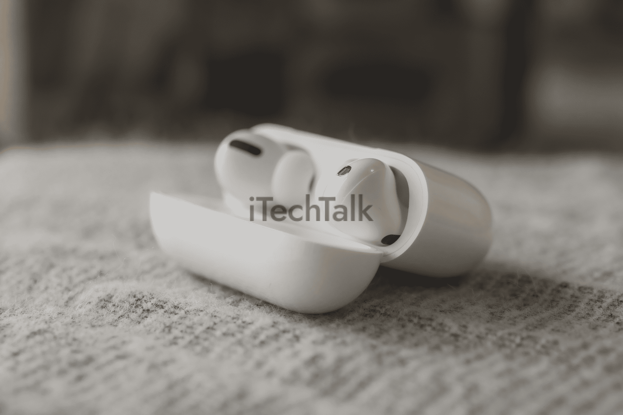 How To Connect Two Different Airpods To One Case – iTechTalk